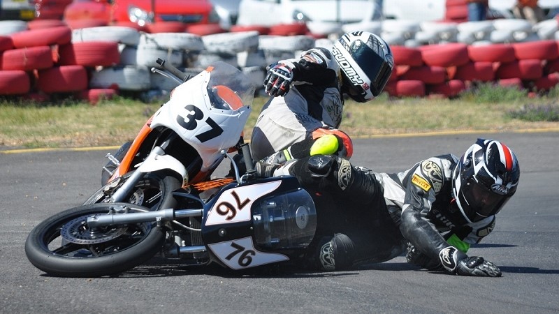 Motorcycle mayhem at Killarney - Colin-on-Cars